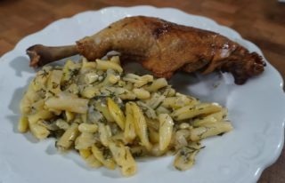 Salata koja ide fantastično uz roštilj-3 recepta • Mama Buba